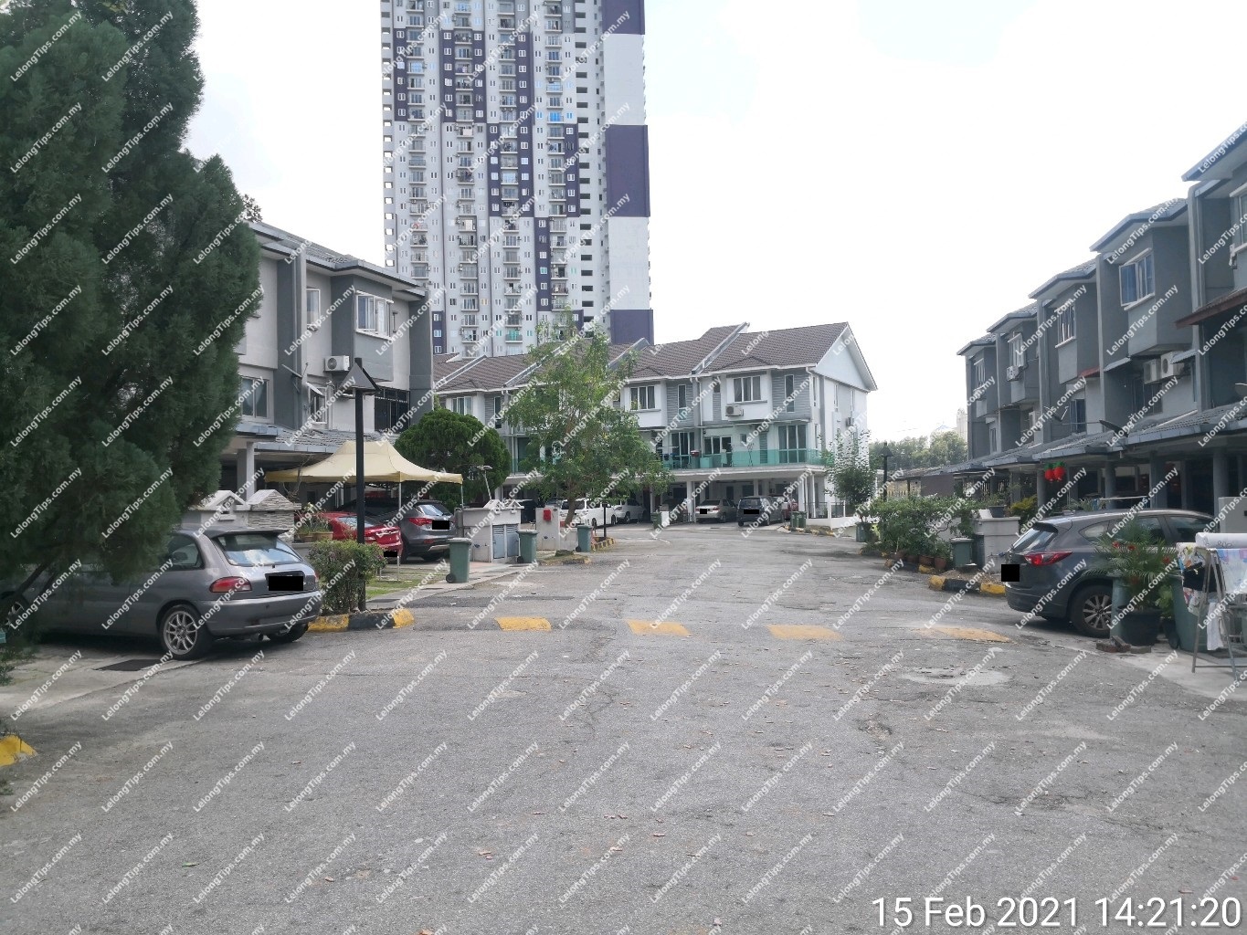 Town House (Lower Unit) with Garden [Strategic Located between LRT ...