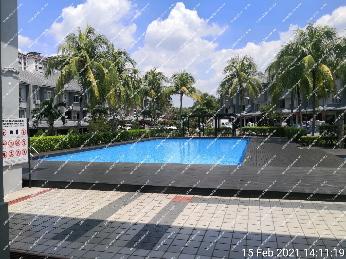 Town House (Lower Unit) with Garden [Strategic Located between LRT ...