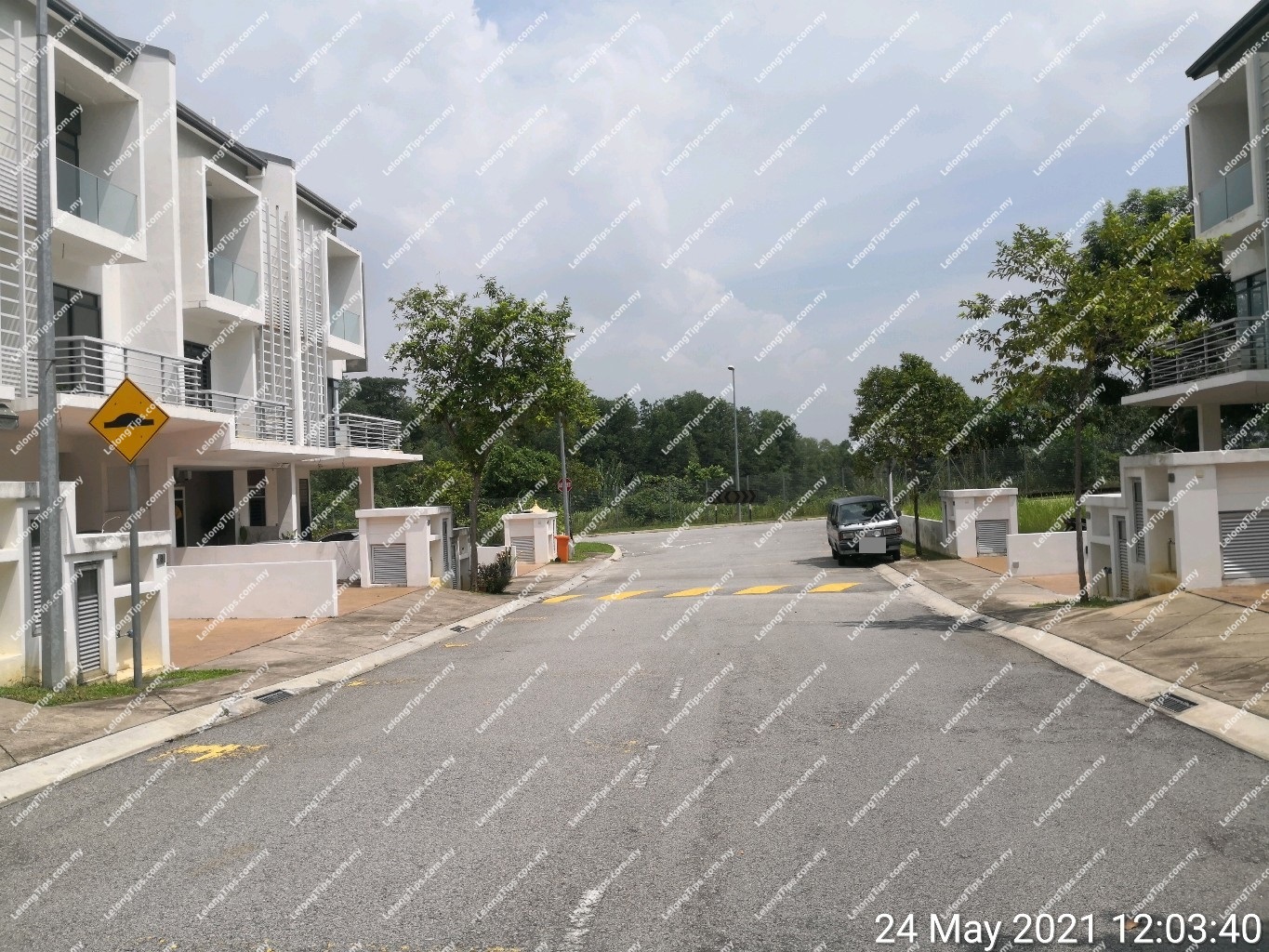 5 + 1 Room 2.5 Storey Terrace House, Intermediate [5 min to Rawang KTM ...