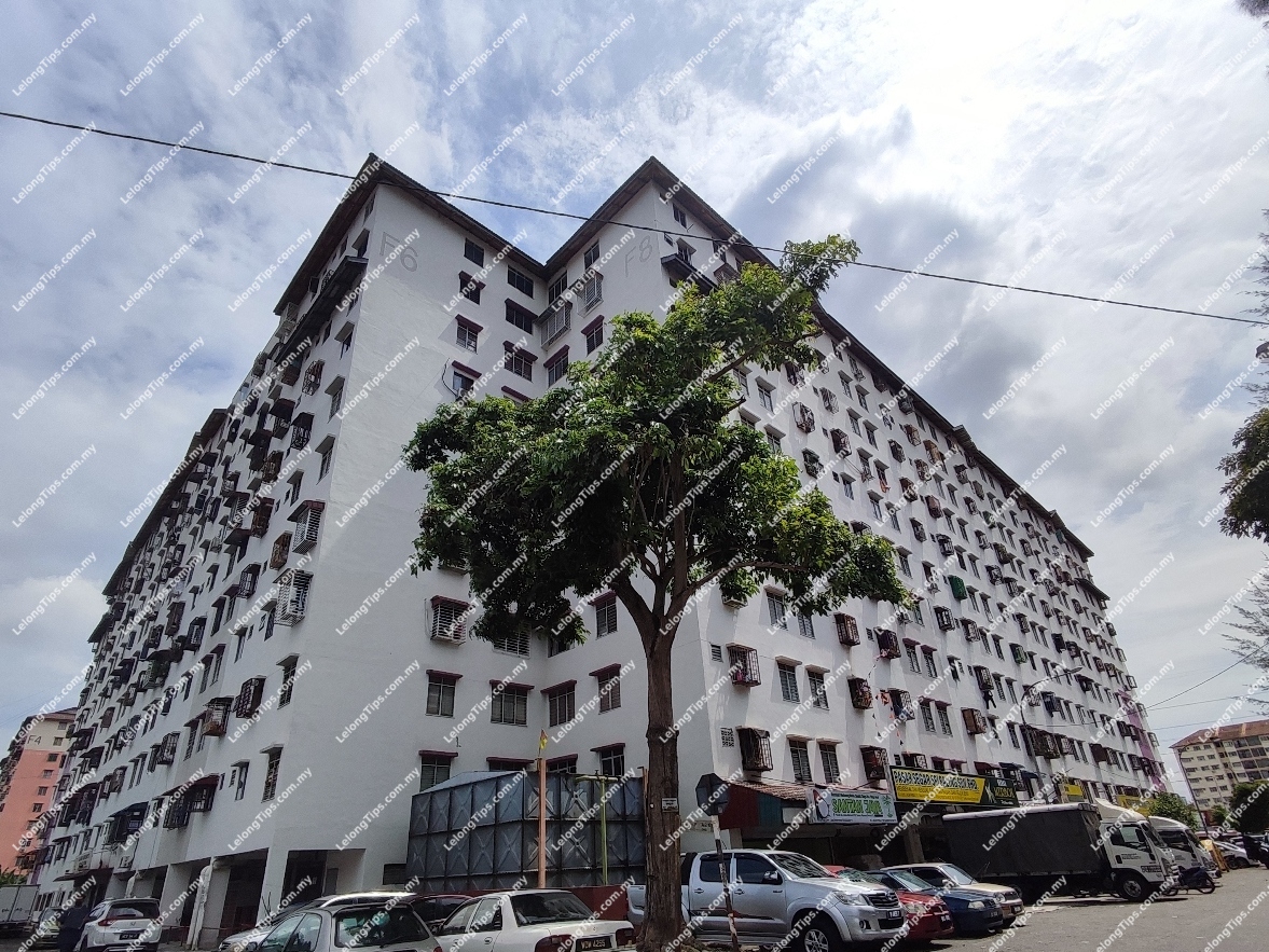 Auction Flat, Low Cost [7 min to Taipan LRT Station; 8 min to Summit ...