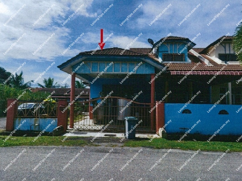 Auction 4 Bedroom 1.5 Storey Semi Detached House, End Lot [9 min to ...