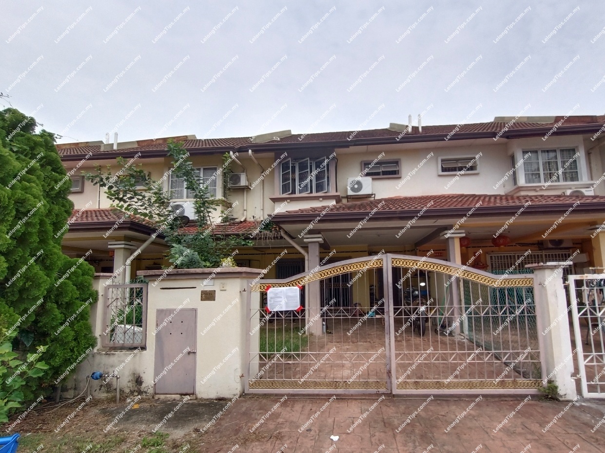 2 Storey Town House (Ground floor)