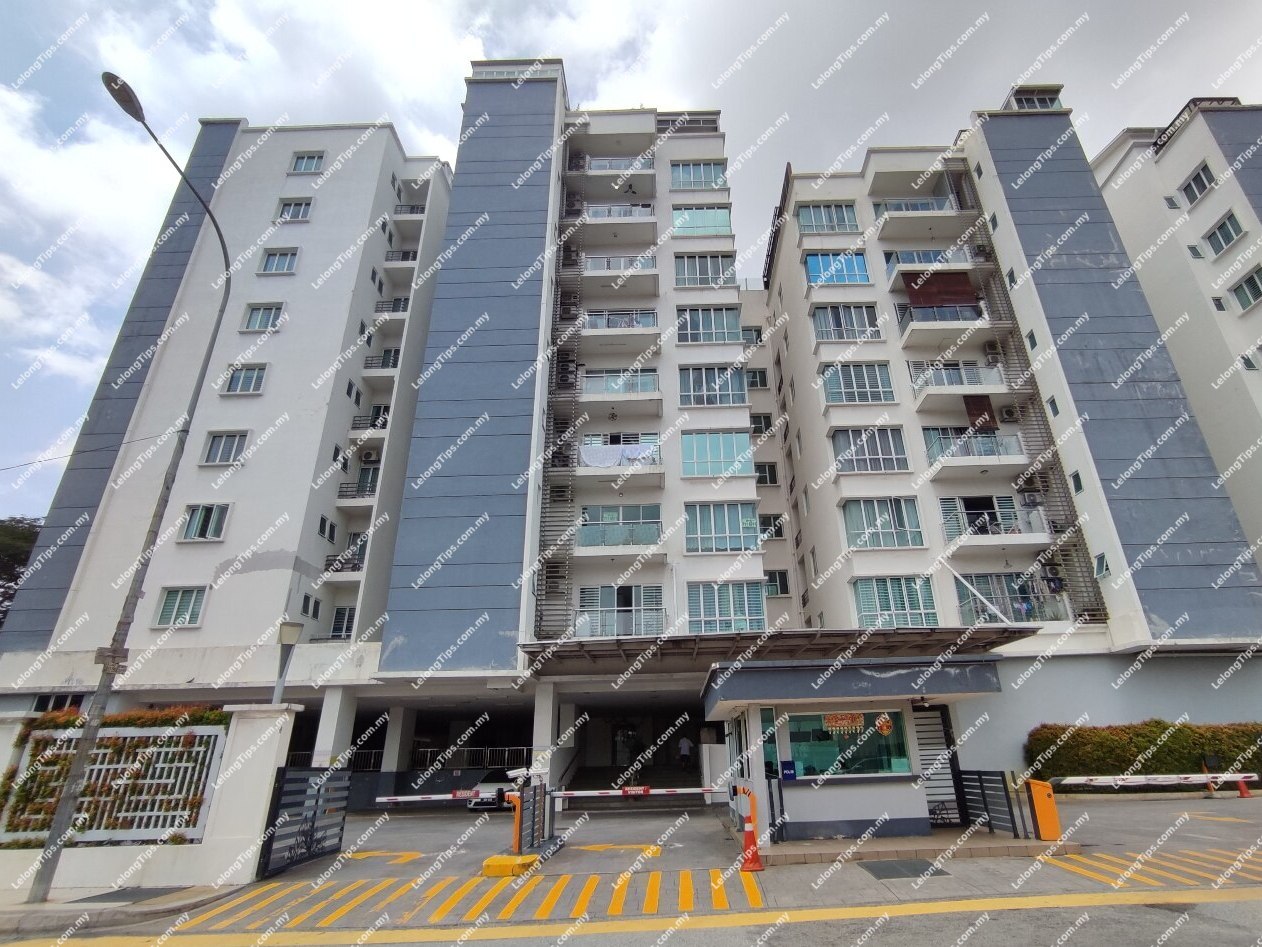 Duplex Penthouse Condominium [4 min away from Sri Petaling LRT Station ...