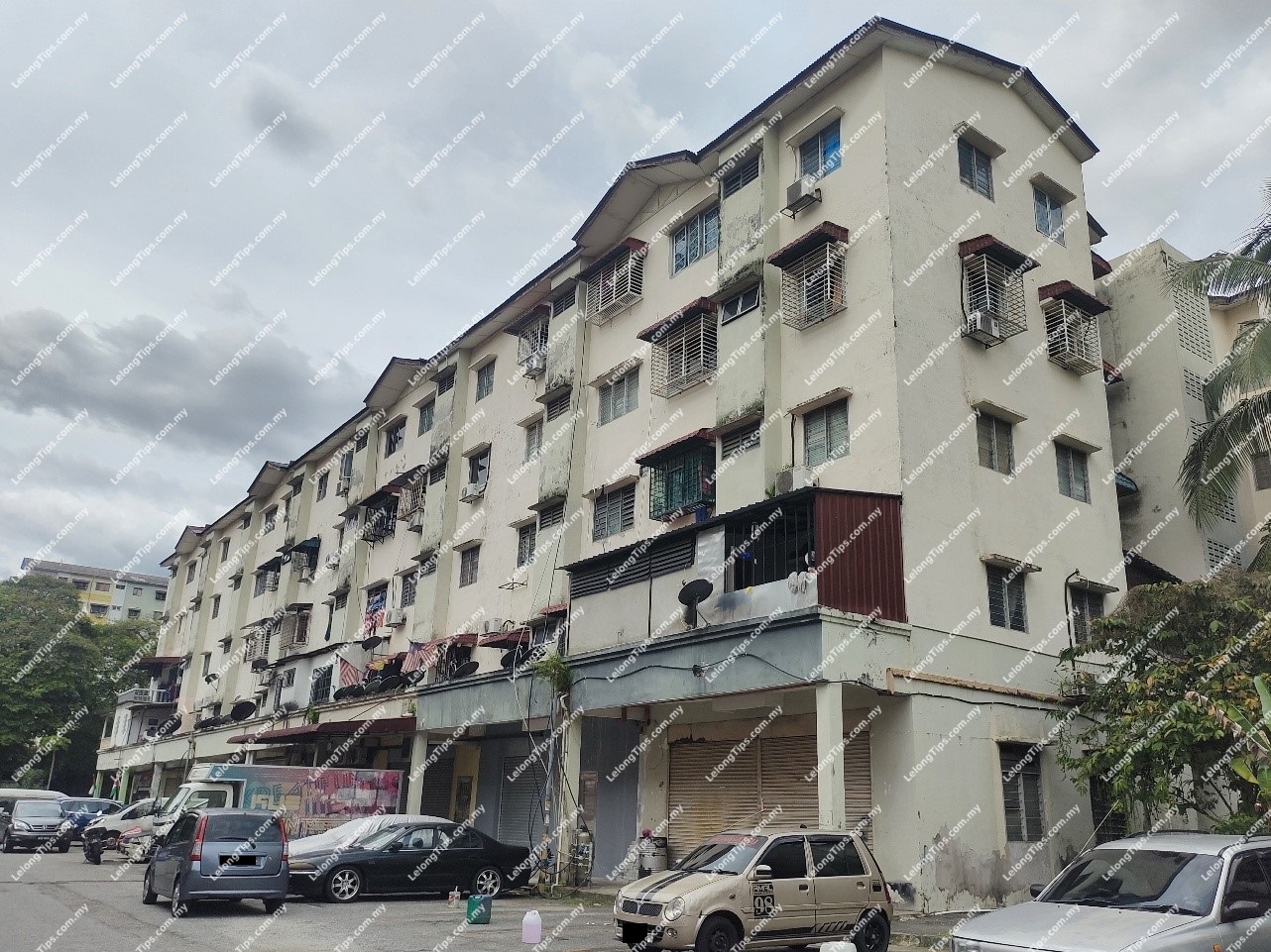 [-38%] 3 Bedroom Apartment [4 min to Giant Superstore Sri Manja; 8 min ...