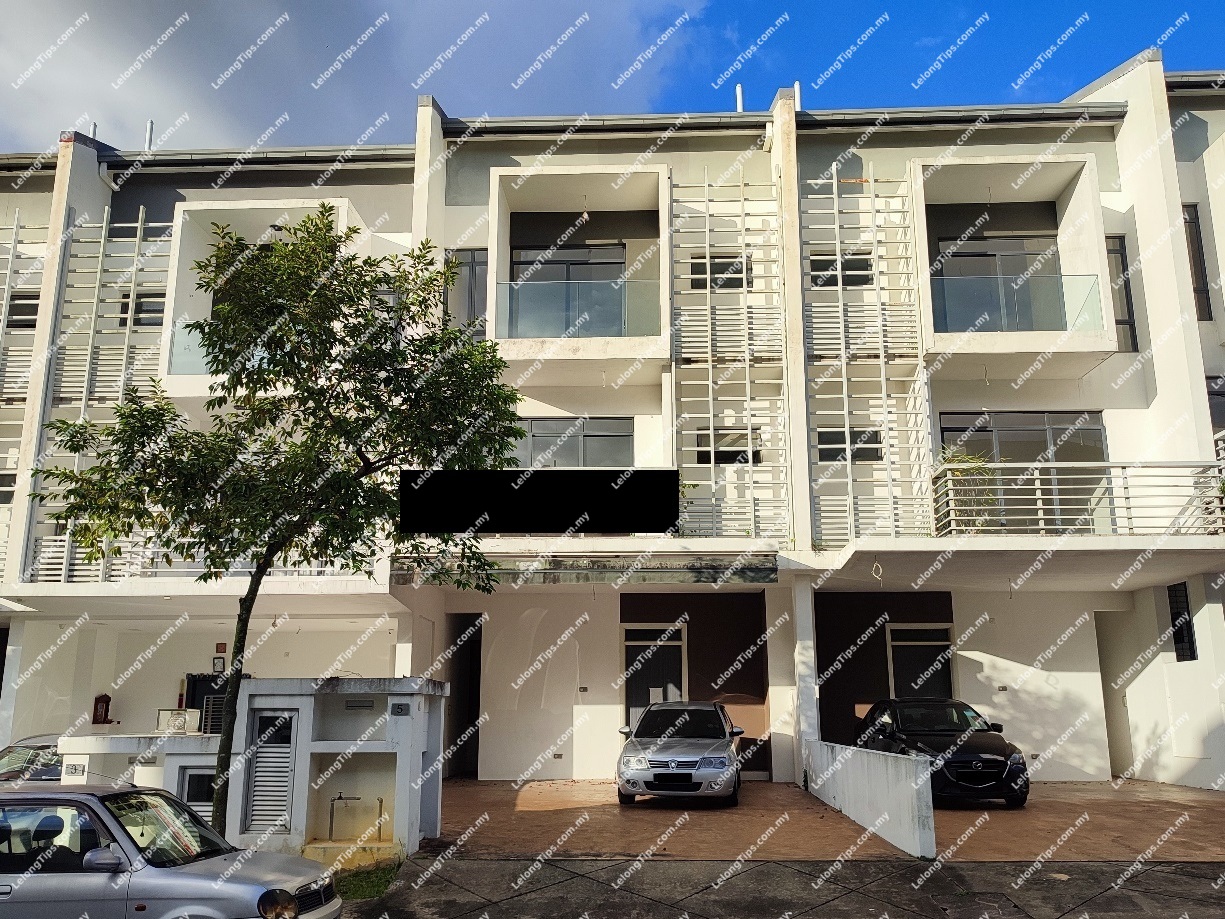 2.5 Storey Terrace House, Intermediate [Gated and Guarded; 5 min to ...