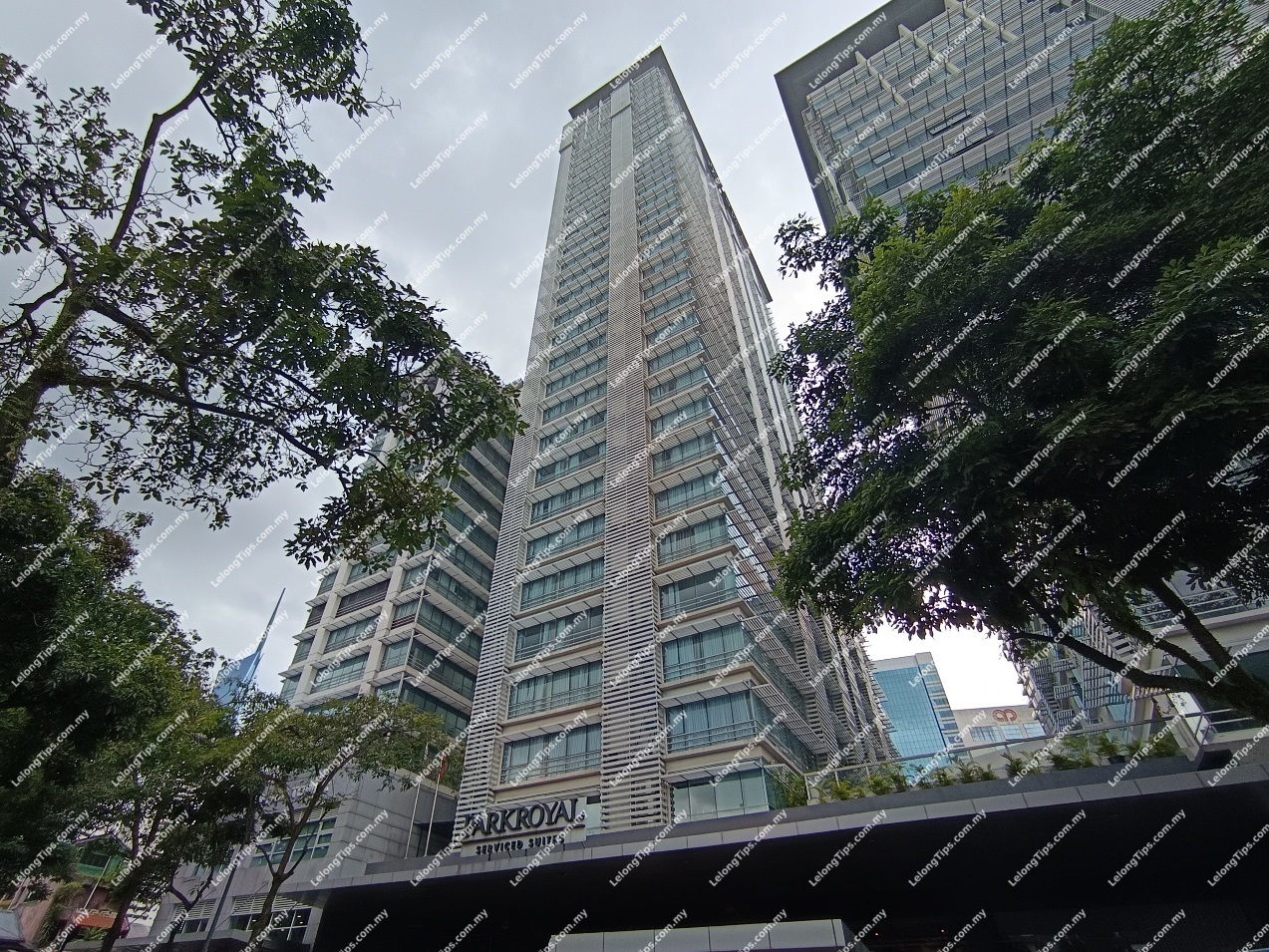 Freehold 3 + 1 Room One Residency Service Apartment, Corner Lot in ...