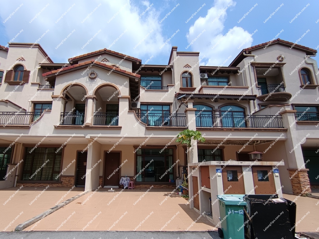 Auction Stratified 3 Storey Terrace House in Semenyih Selangor for RM558000