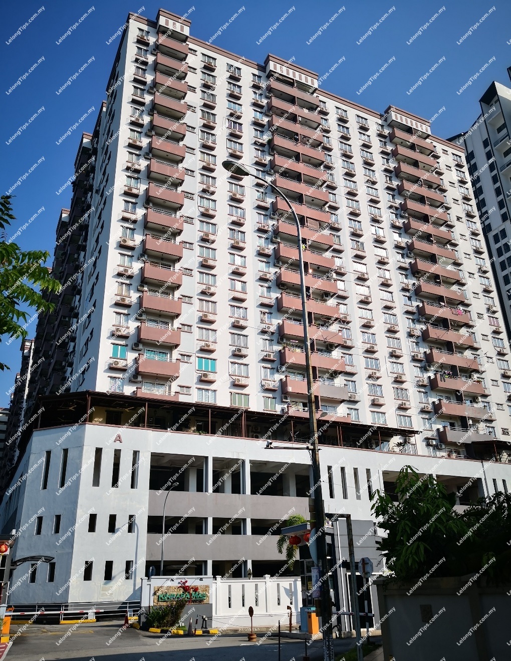 Freehold 3 Bedroom Kinrara Mas Apartment, End Lot [5 min to Kinrara BK5 ...