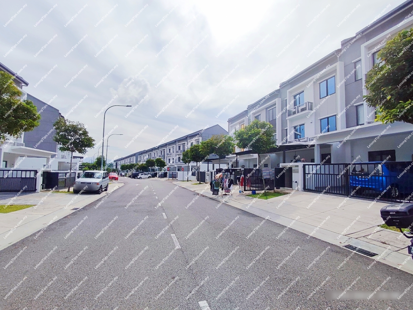 3 Storey Terrace House