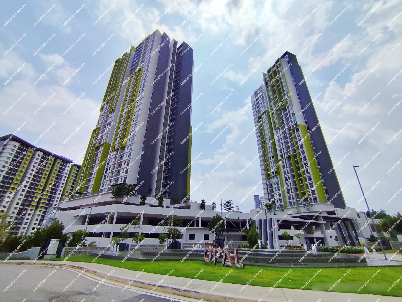 Condominium [9 min walk to Pasaraya CS Kajang (Saujana Permai)]