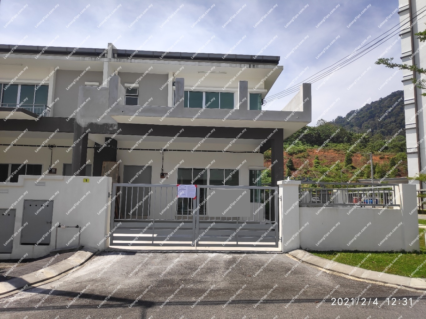 Lelong Auction 2 Storey Stratified Cluster Terrace House with Extra ...