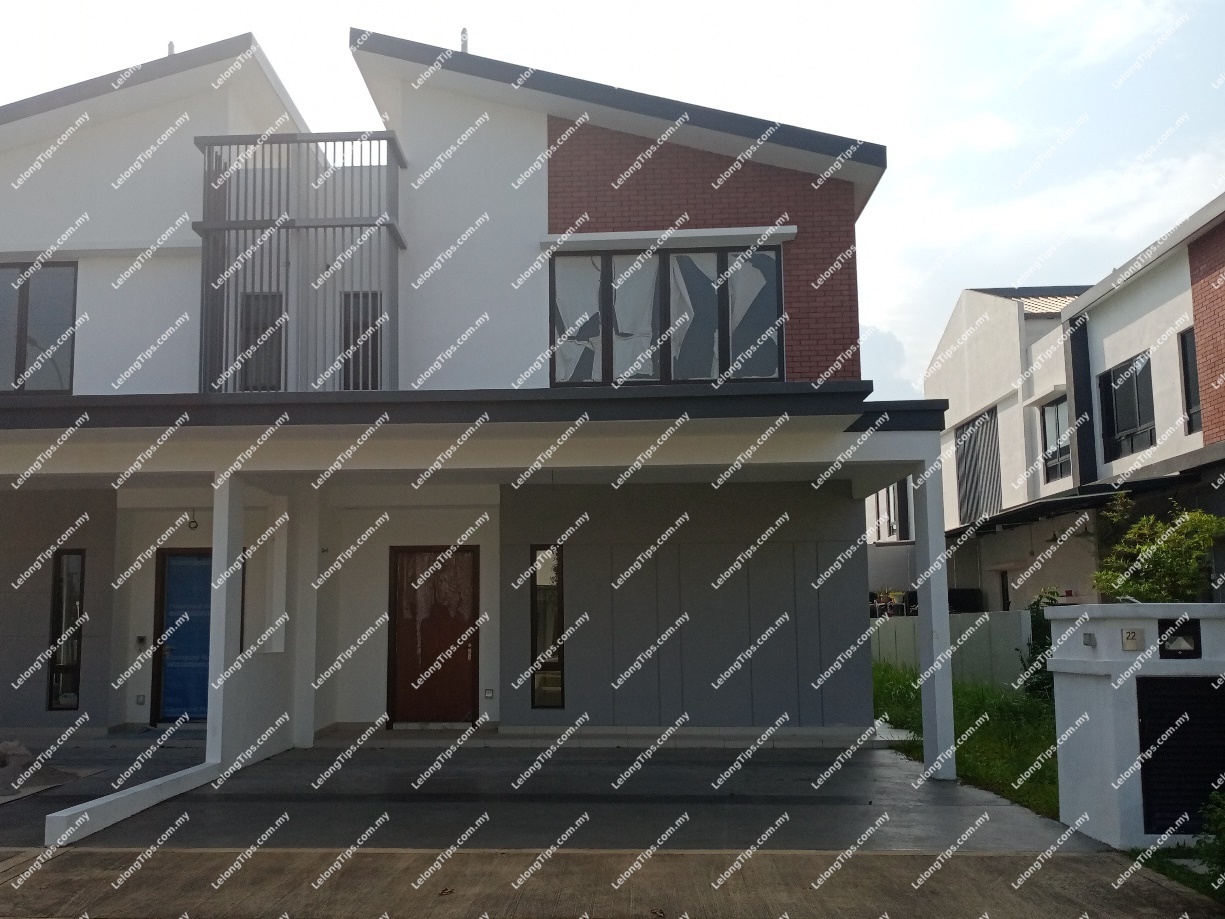 [Gated and guarded community; Tranquil, low-density environment ...