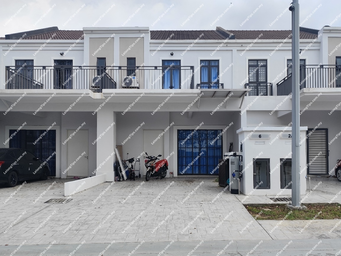 2 Storey Terrace House - Stratified Lot