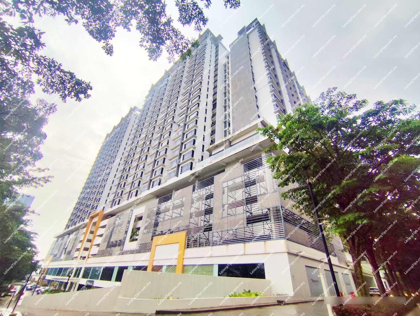 [Balcony Overlooking the Swimming Pool] SOHO [Linked Bridge to Lembah ...