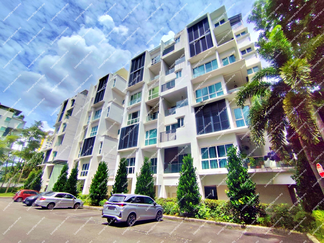 [4 min to Puchong Prima LRT Station & OTK Supermarket] Duplex Apartment ...